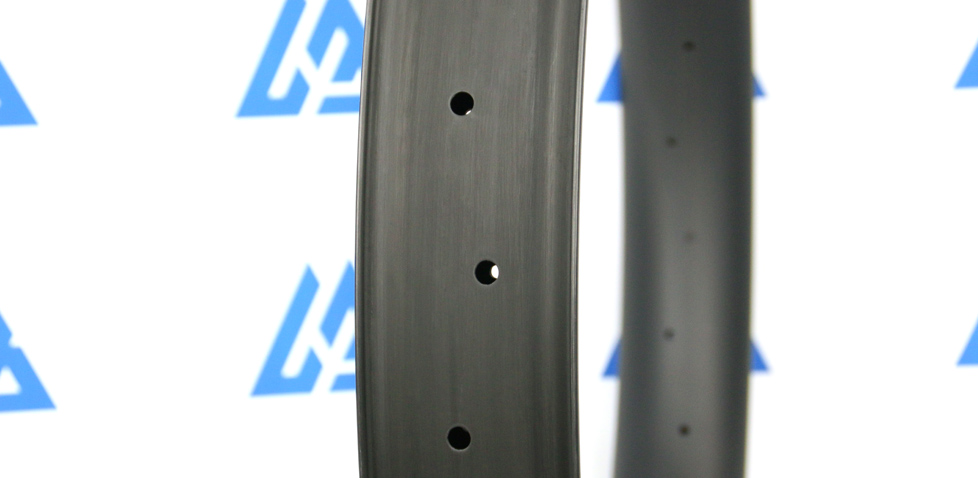 75mm wide carbon 650B fat bike rim 27.5 inch hookless double wall ... 75mm wide carbon 650B fat bike rim 27.5 inch hookless double wall ...