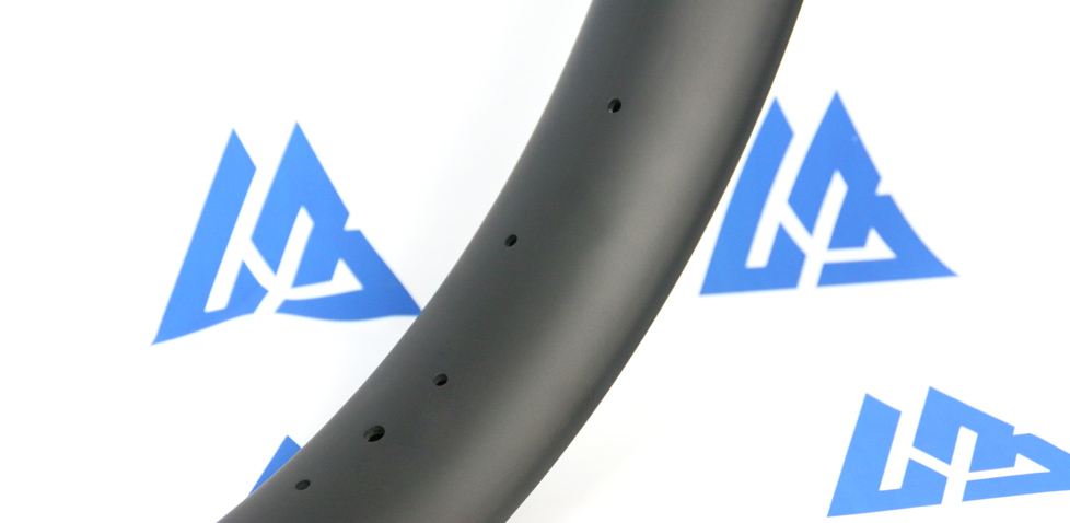 75mm wide carbon 650B fat bike rim 27.5 inch hookless double wall ... 75mm wide carbon 650B fat bike rim 27.5 inch hookless double wall ...
