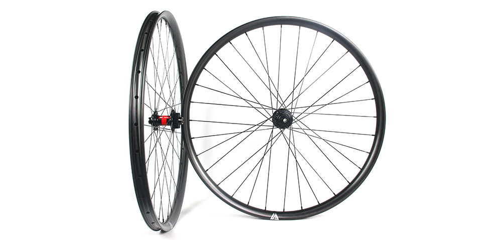 Hand-built AM735 asymmetric rim profile carbon fiber mtb 650B wheels