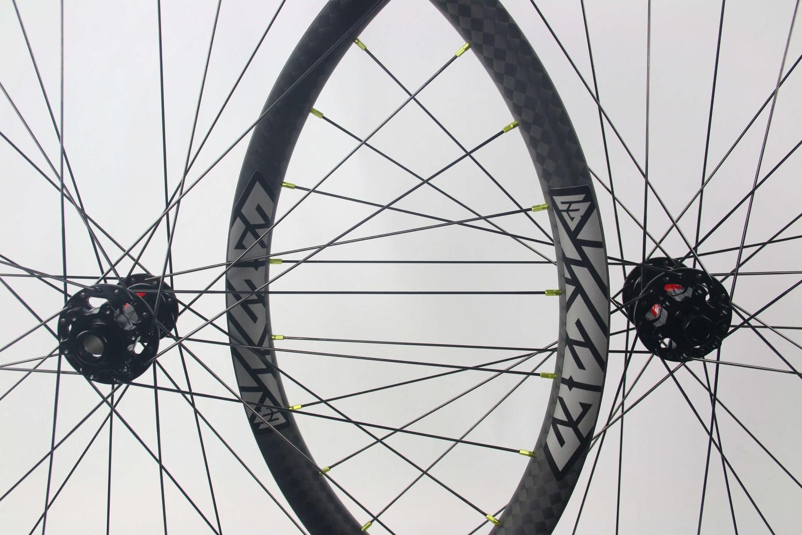 AM/EN933-33mm Inner/39mm Outer Widths, 28mm Depth Carbon Wheelset/12K ...