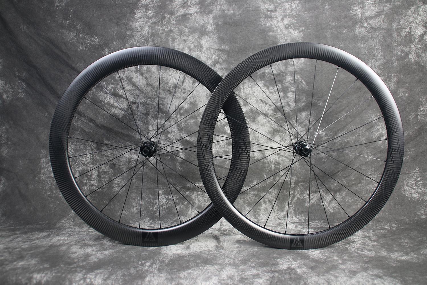AR46 F AR56 R 700C Mixed Depth Wheelset/3K Twill Vertical/Satin Finish