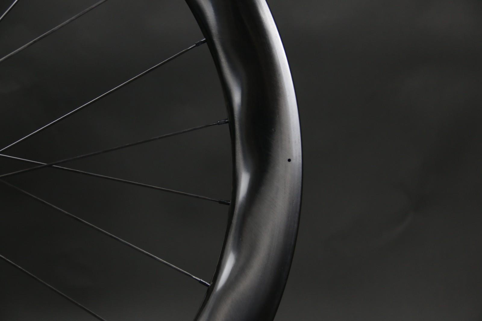 AR465d-F AR565d-R Review: Mixed Depth Carbon Aero Wheels
