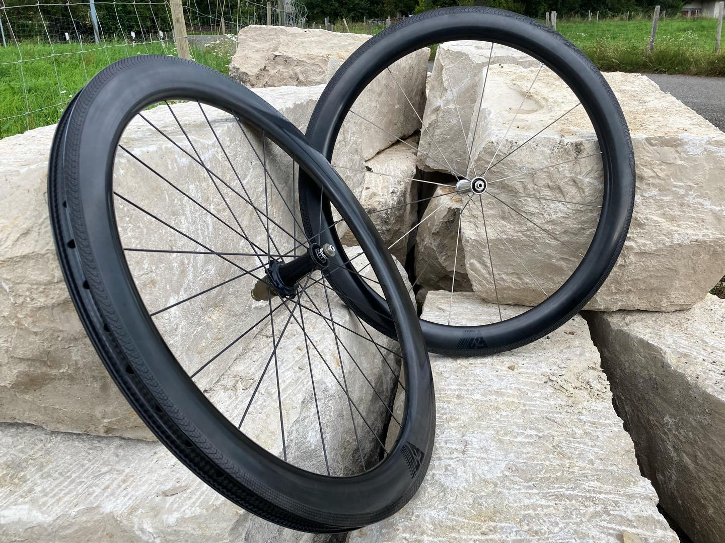AR55 Review: Custom Rim Brake Rims On Extralite Hubs