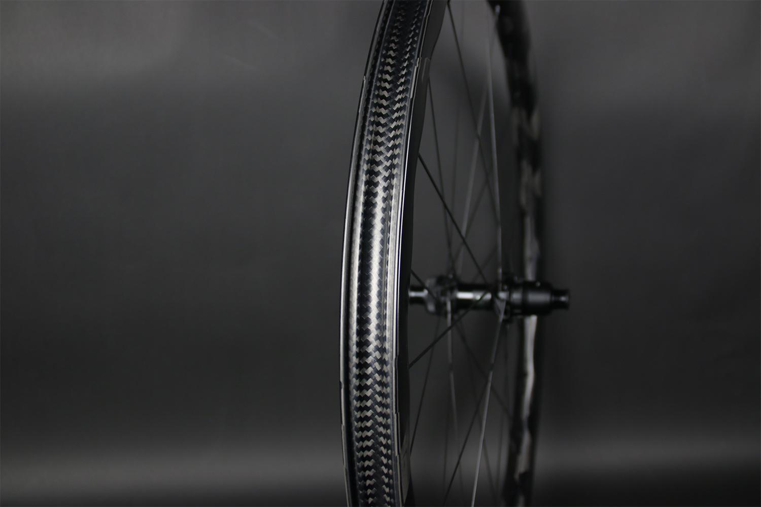 WR40 Disc Review: 40mm Braided UD Rims/DT Swiss 180 EXP